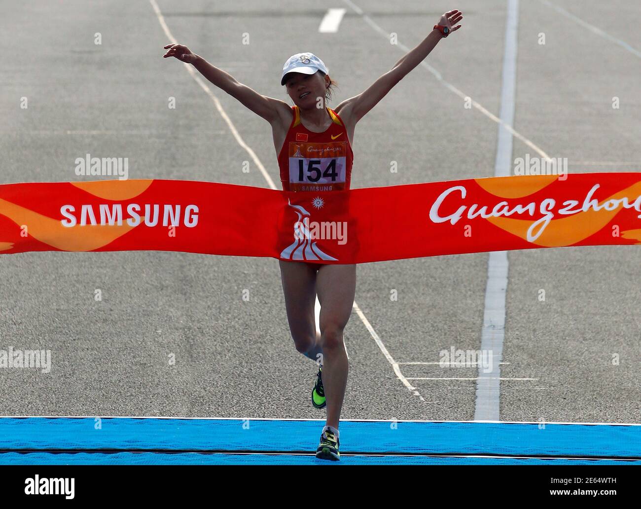 Guangzhou marathon hi-res stock photography and images - Alamy