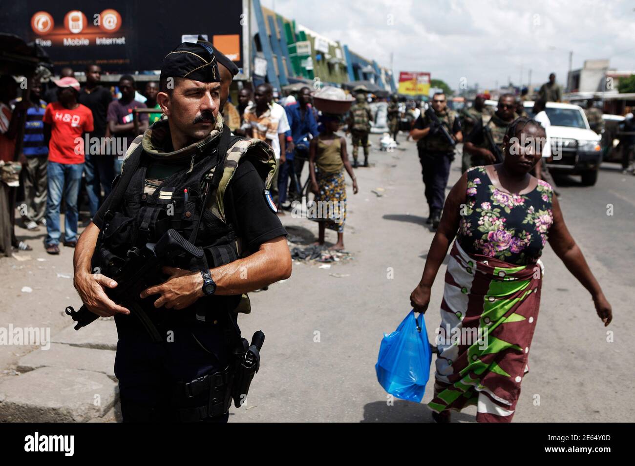 Opération licorne hi-res stock photography and images - Alamy