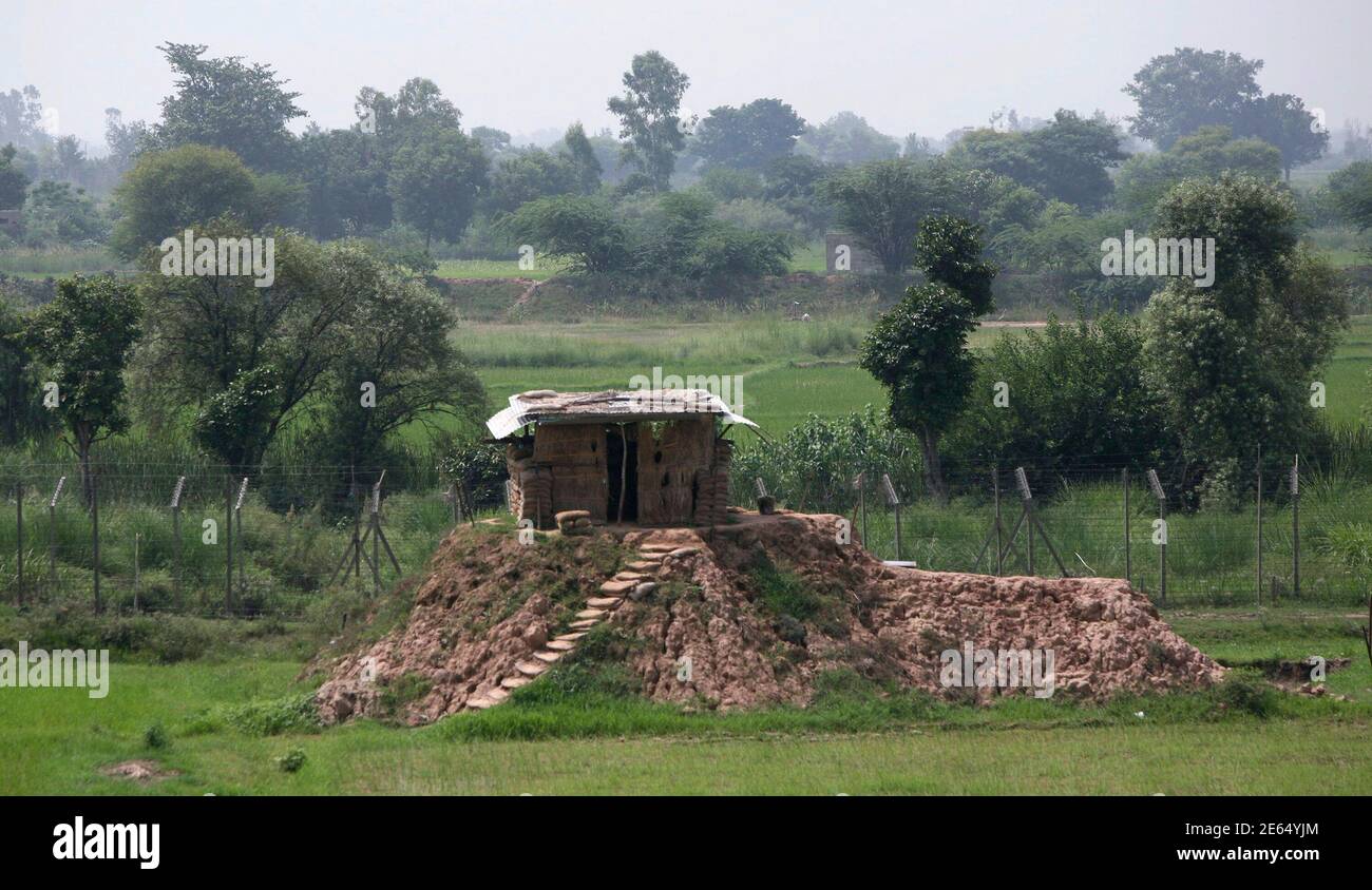 Kashmir border hi-res stock photography and images - Alamy