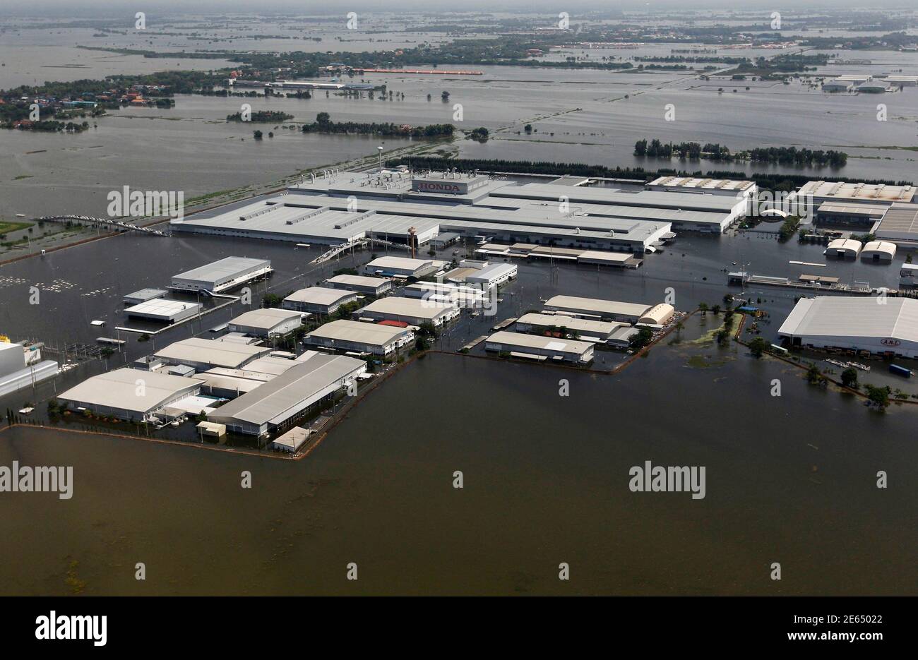 Bangkok factory flood hi-res stock photography and images - Alamy