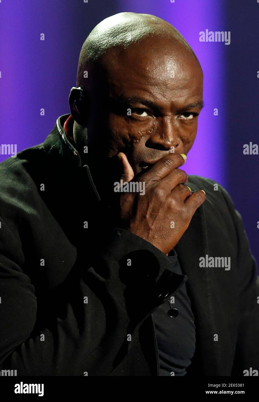 Seal in concert hi-res stock photography and images - Alamy