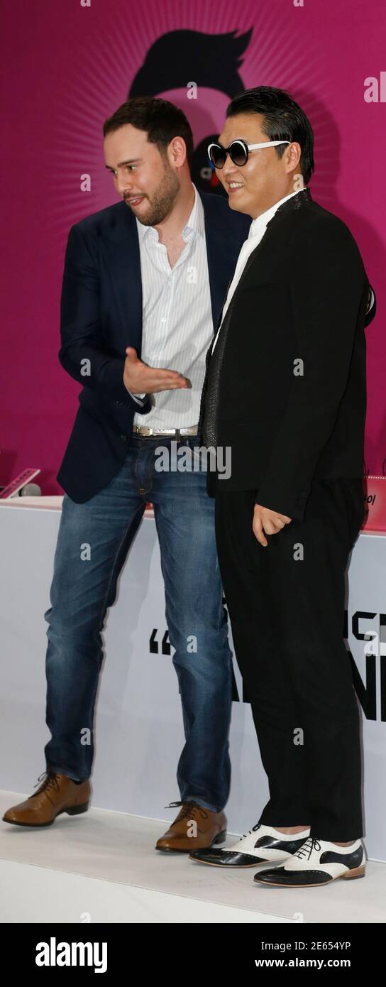 Psy gangnam pose hi-res stock photography and images - Alamy