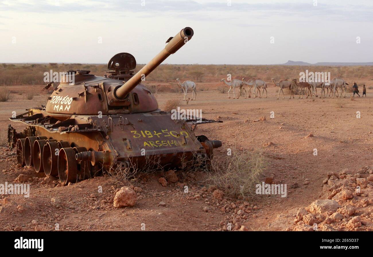 Abandoned tank desert landscape hi-res stock photography and images - Alamy