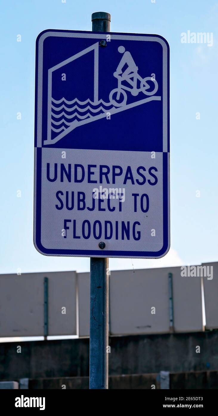 Road subject to flooding sign hi-res stock photography and images - Alamy