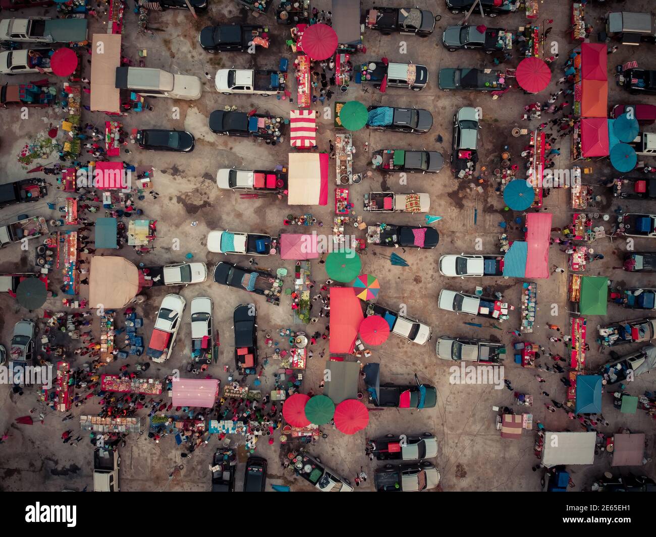 Lots of cars hi-res stock photography and images - Alamy