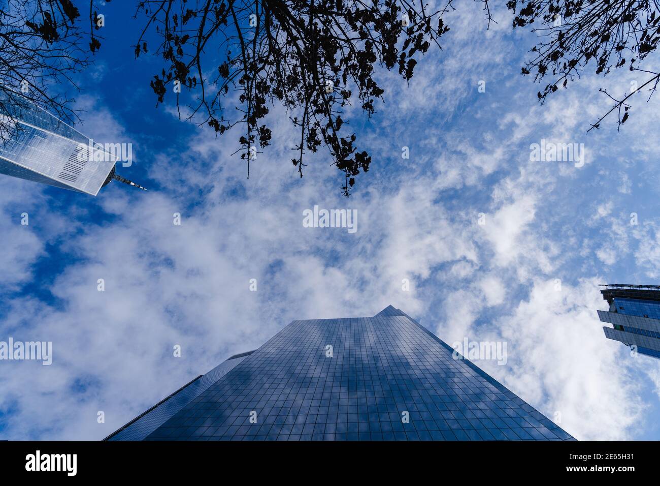 Tall glass buildings hi-res stock photography and images - Alamy