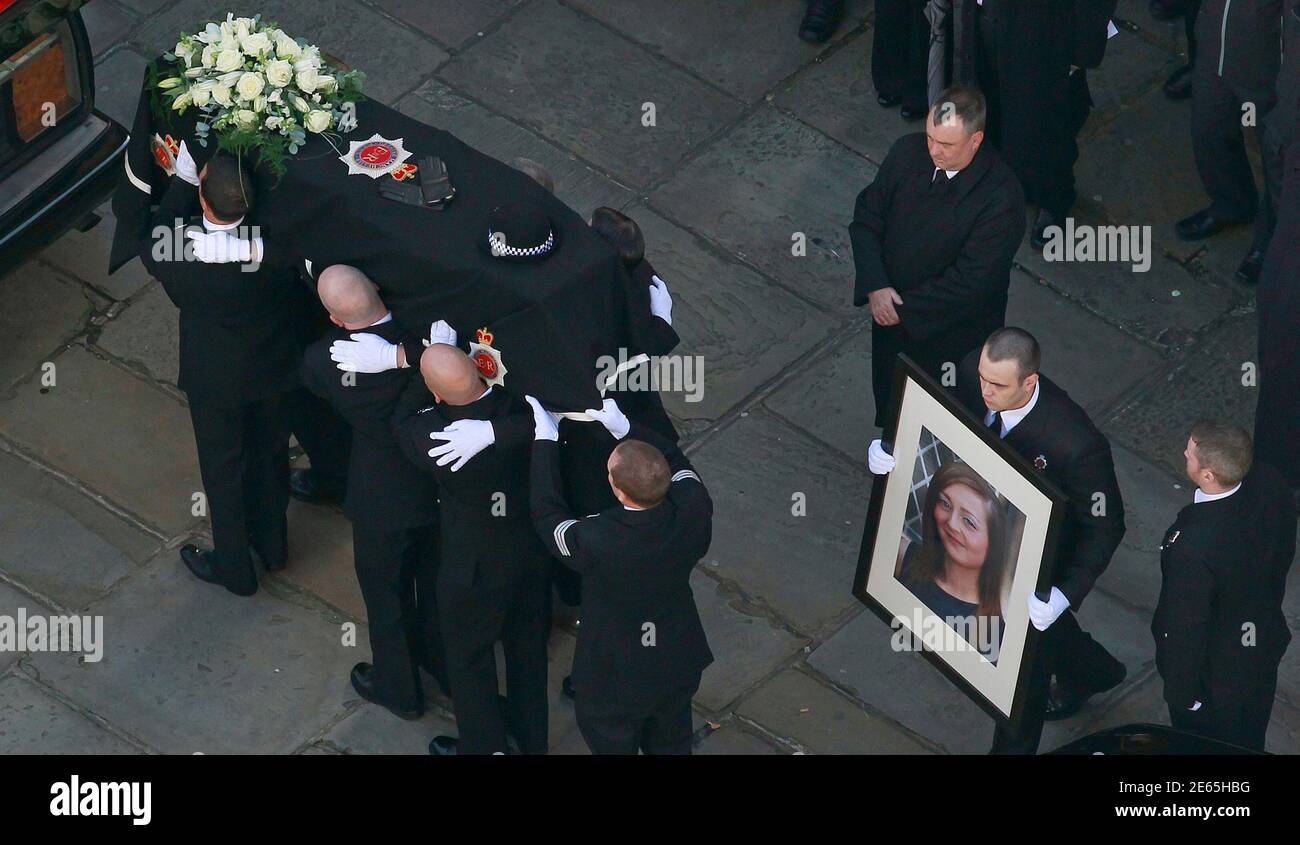 Police officers carry the coffin of pc fiona bone hi-res stock ...