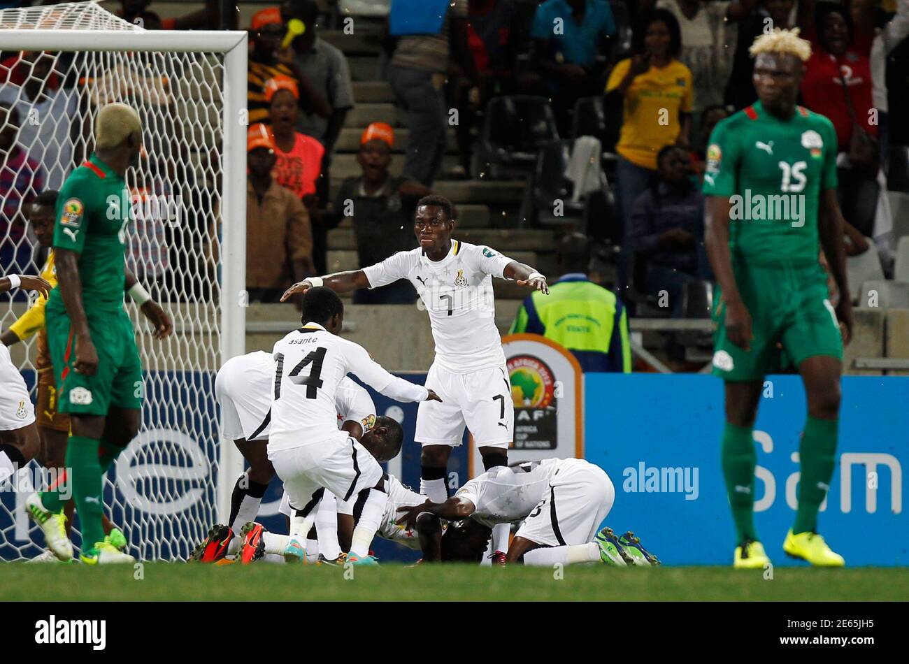 Semi final soccer match hi-res stock photography and images - Alamy