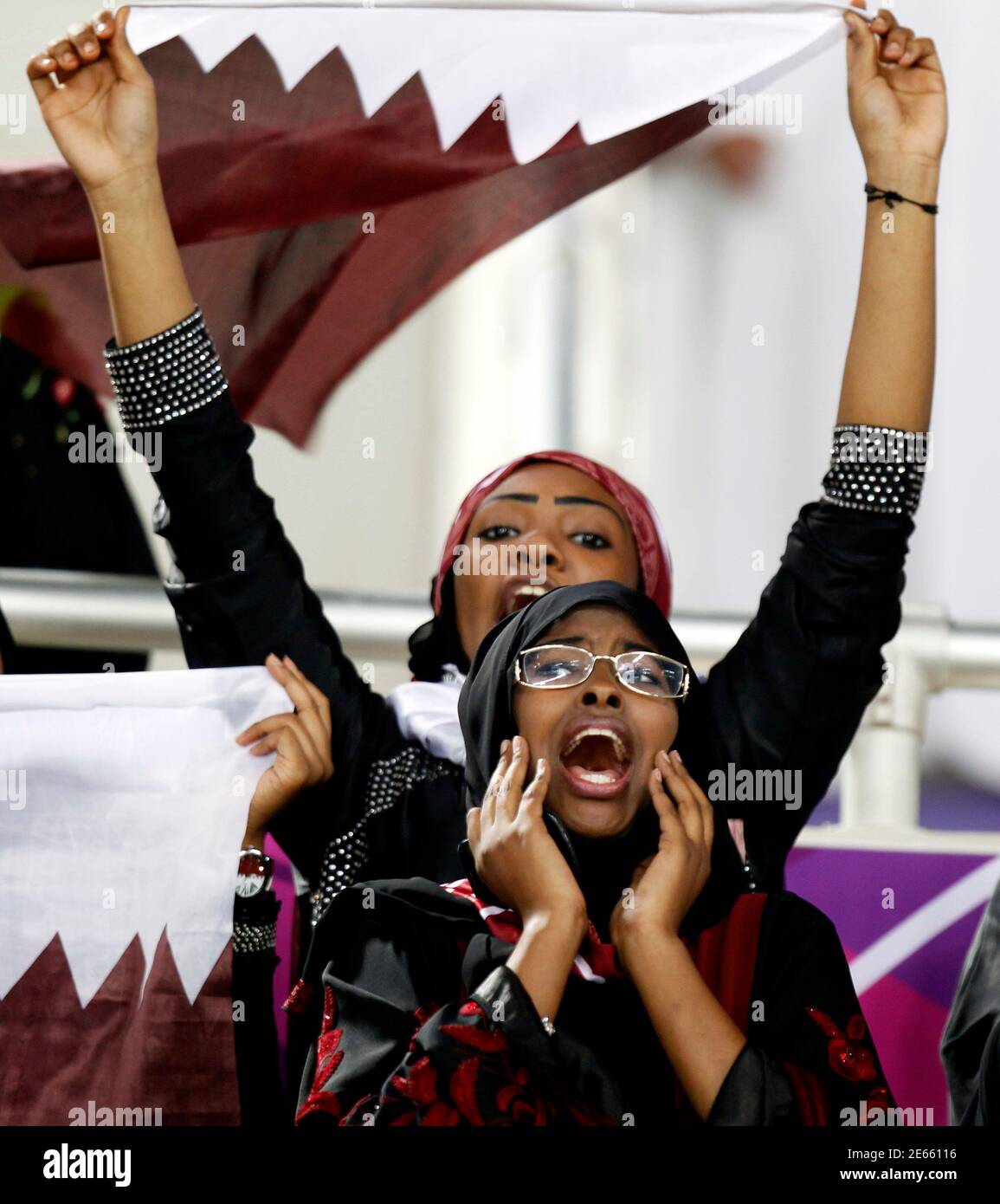 Qatar stadium fans hi-res stock photography and images - Alamy