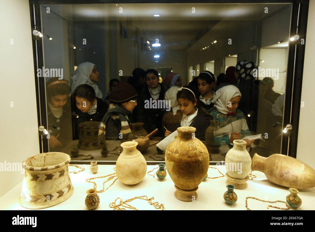 Iraq museum baghdad 2003 hi-res stock photography and images - Alamy