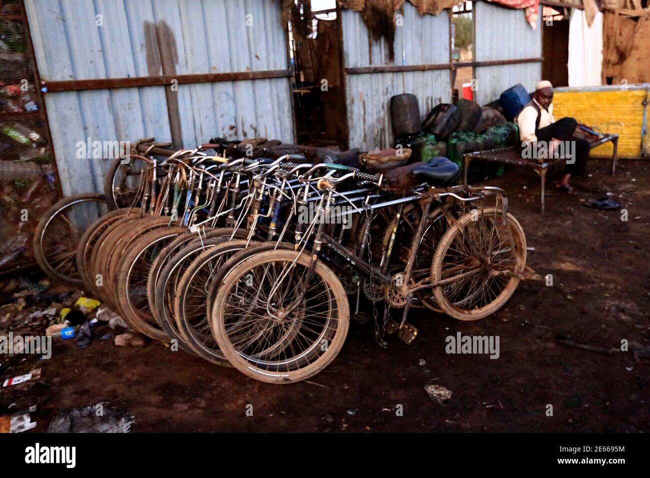 Poor state of maintenance hi-res stock photography and images - Alamy