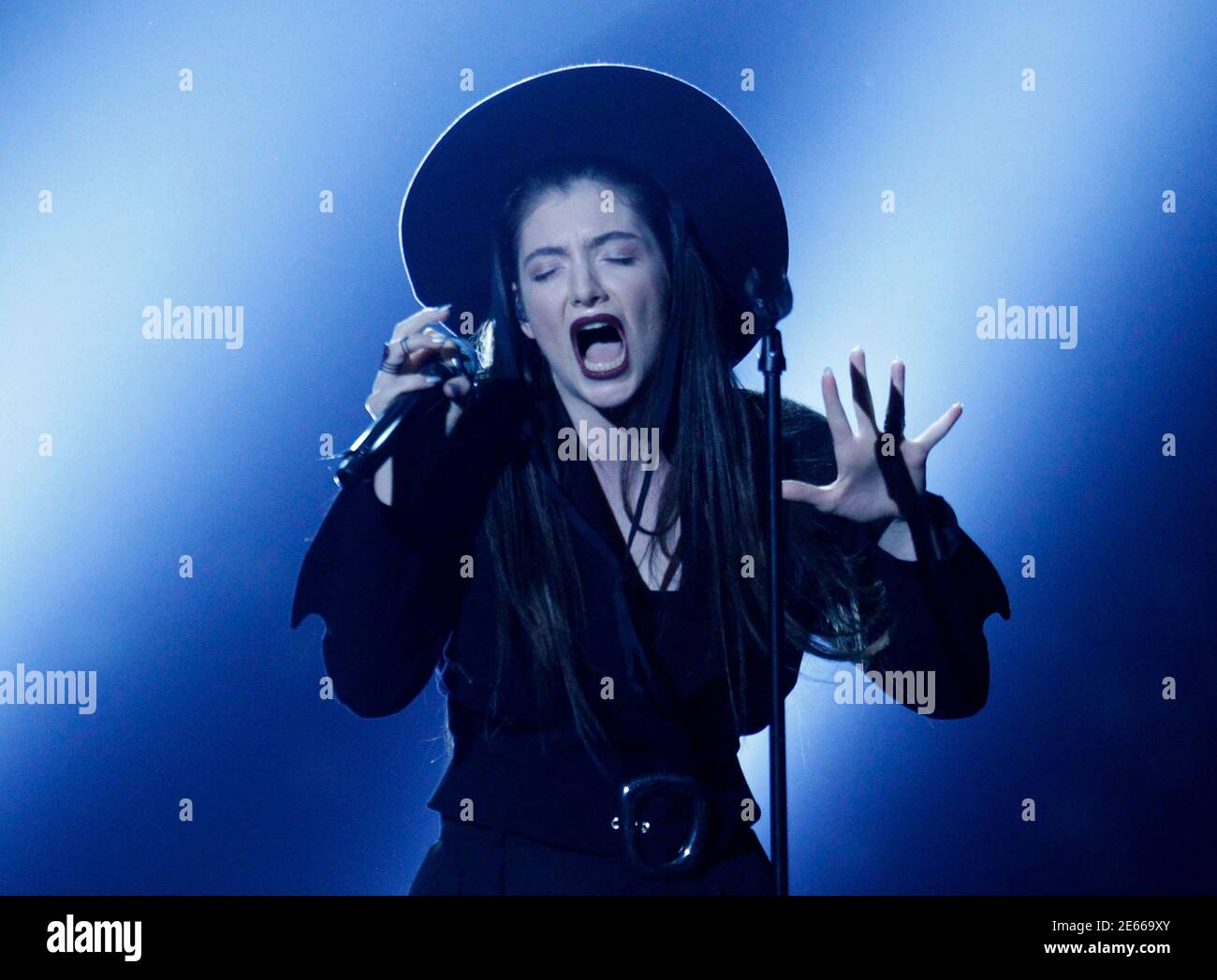 Lorde singer hi-res stock photography and images - Alamy