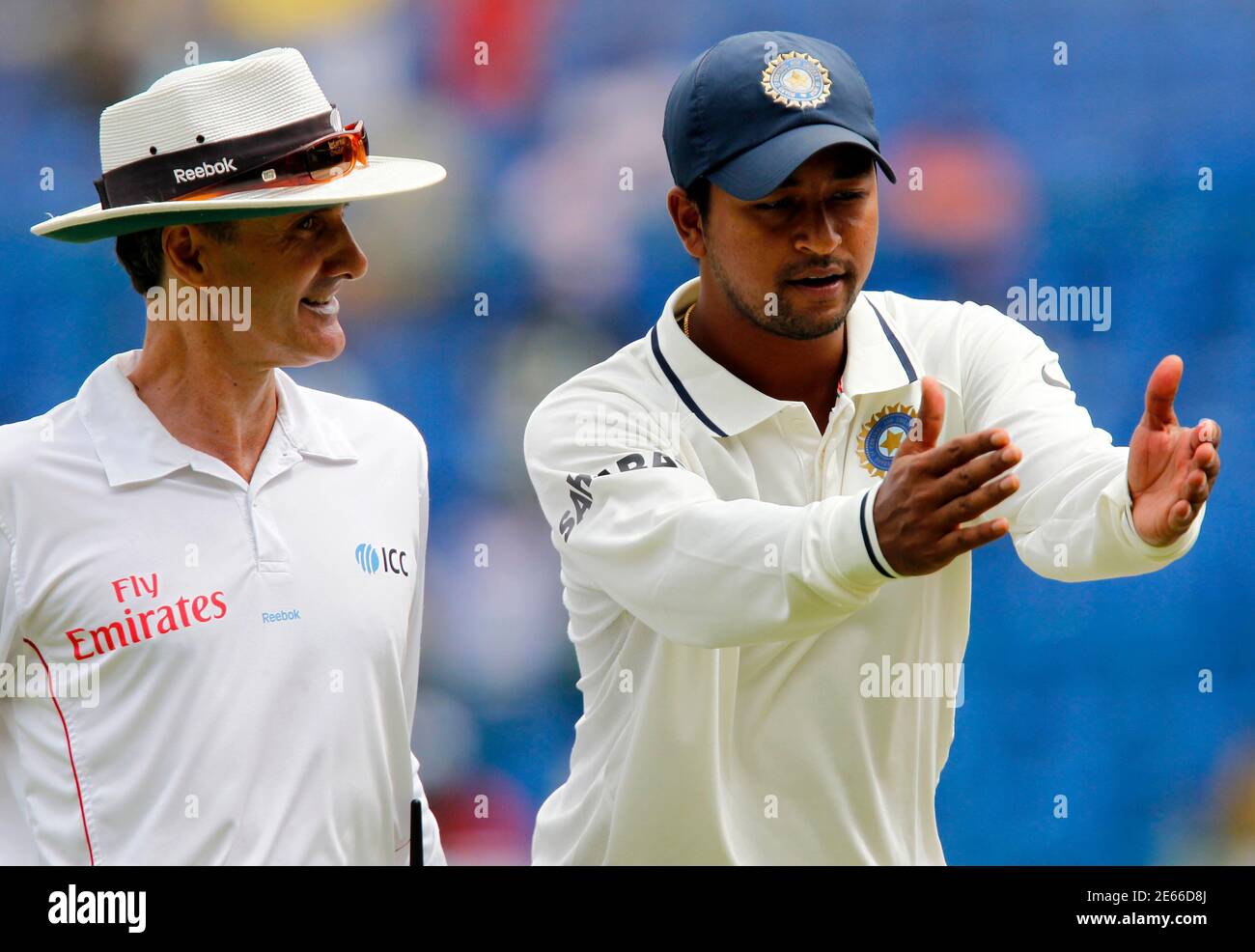 Umpire billy bowden hi-res stock photography and images - Alamy