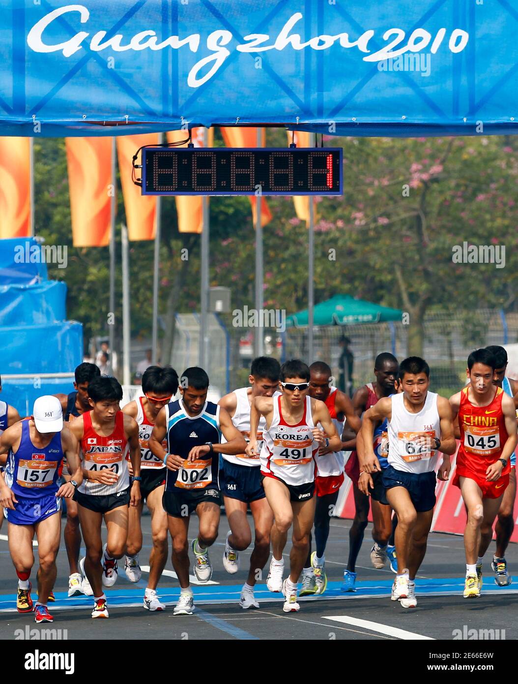 Guangzhou marathon hi-res stock photography and images - Alamy
