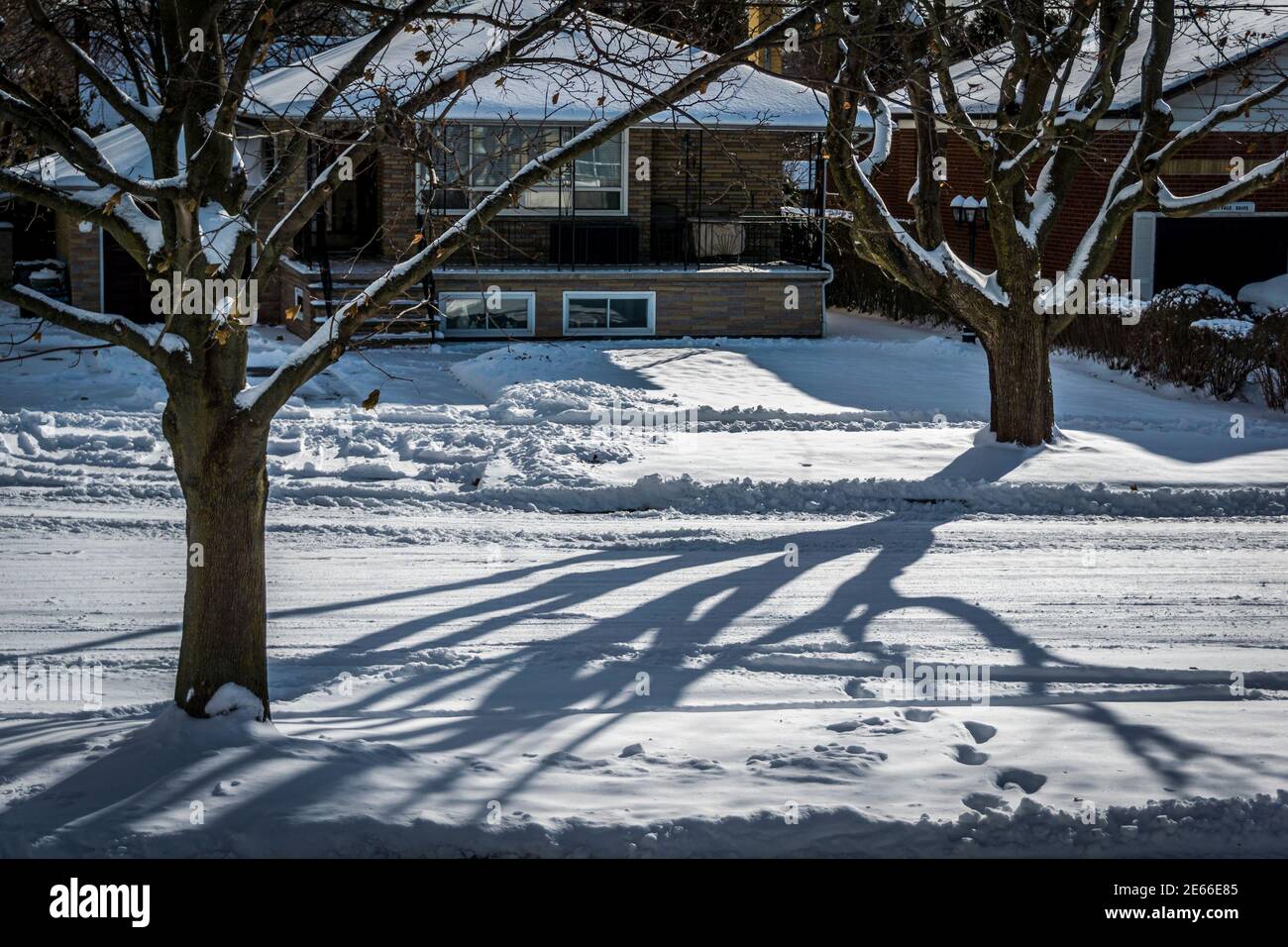 Canadian neighbourhood snow hi-res stock photography and images - Alamy