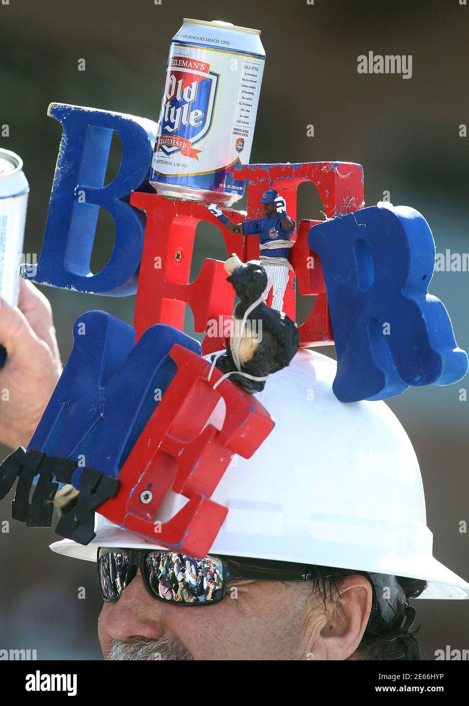 Beer vendor hi-res stock photography and images - Alamy