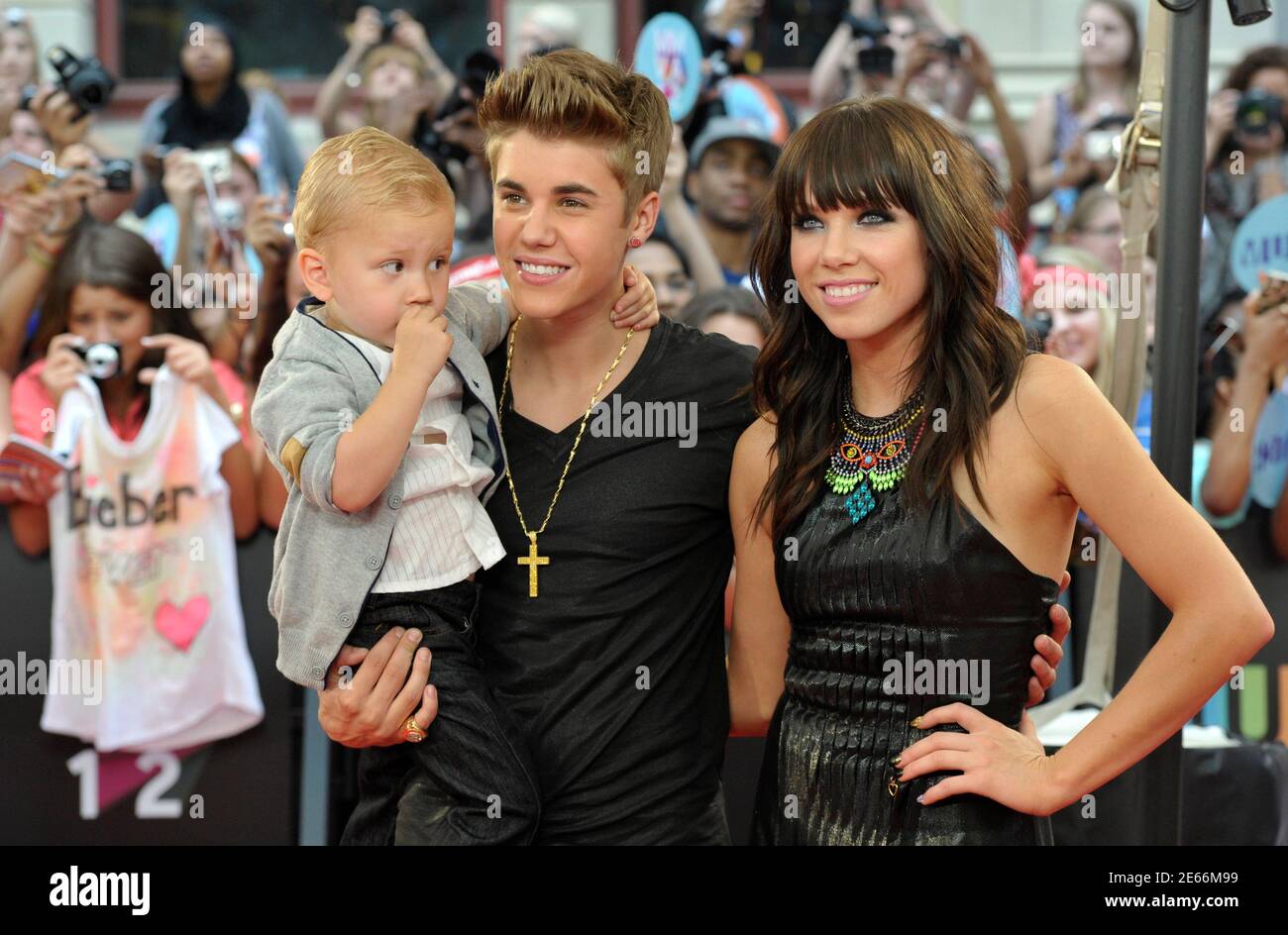 Jaxon bieber and carly rae jepsen hi-res stock photography and images ...
