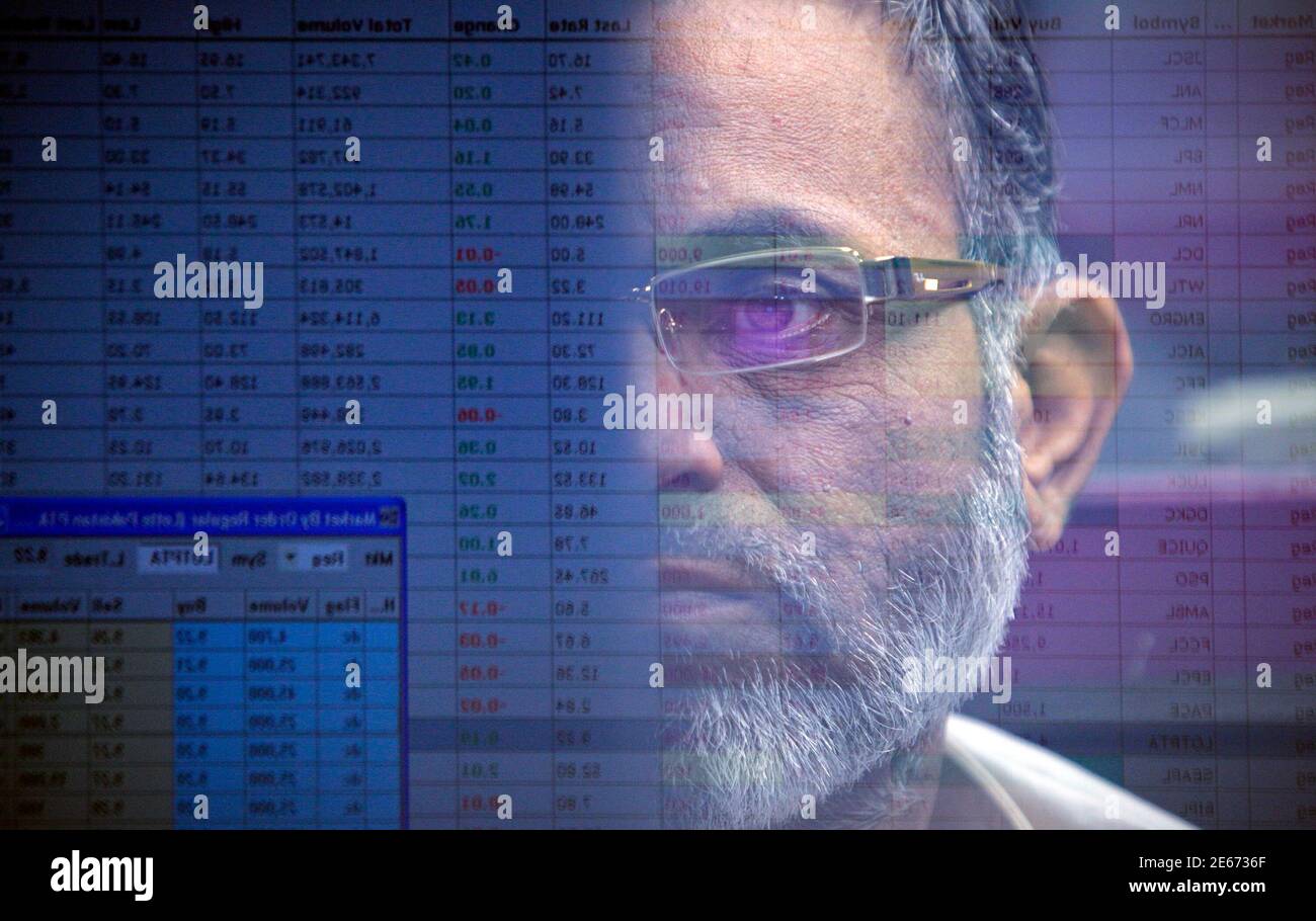 Computer screen reflection eye hi-res stock photography and images - Alamy