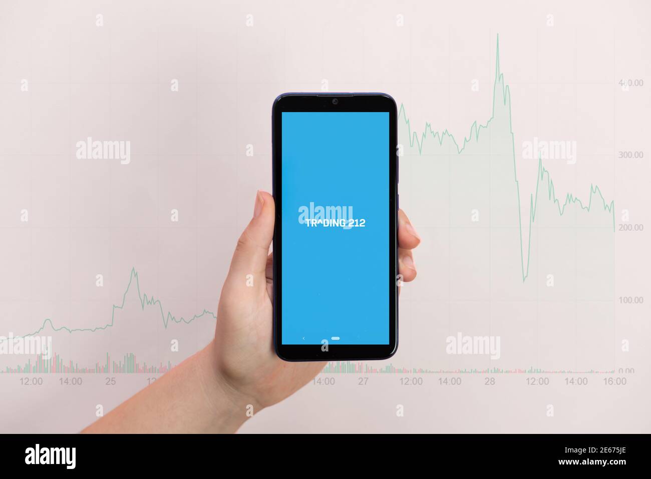 Trading 212 screen hi-res stock photography and images - Alamy