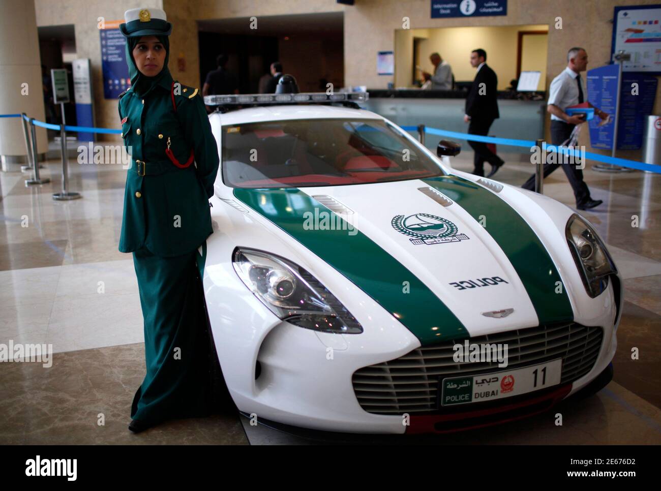 Dubai police officer hi-res stock photography and images - Alamy