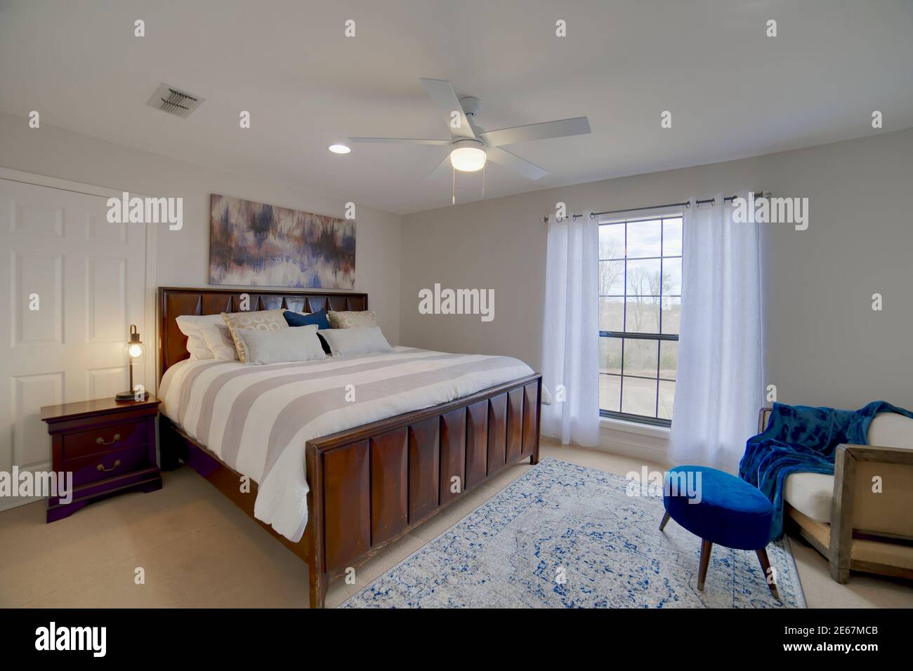 Clean and simple designs with just a splash of color to add contrast ...