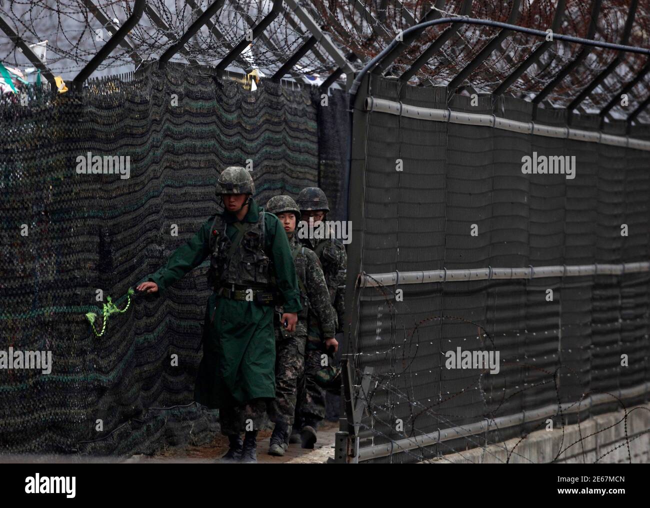 South korea dmz soldiers patrol hi-res stock photography and images - Alamy