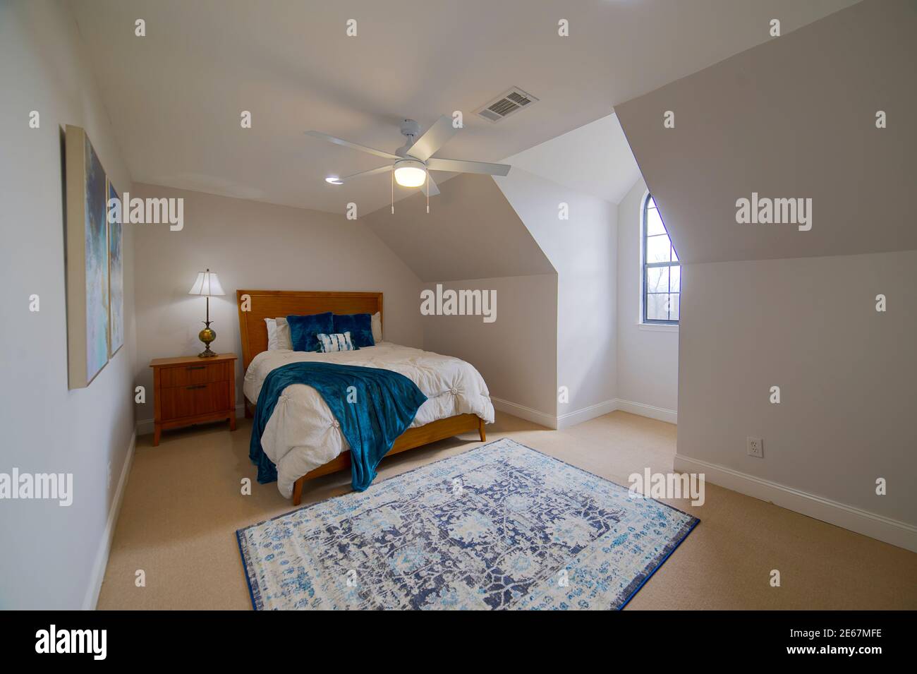 Clean and simple designs with just a splash of color to add contrast ...