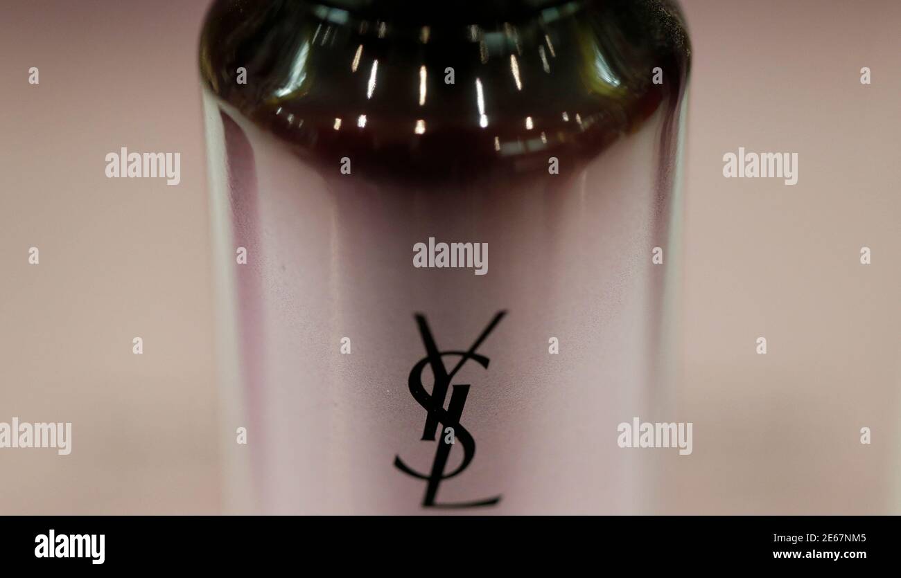 Yves Saint Laurent Paris Shop High Resolution Stock Photography and ...