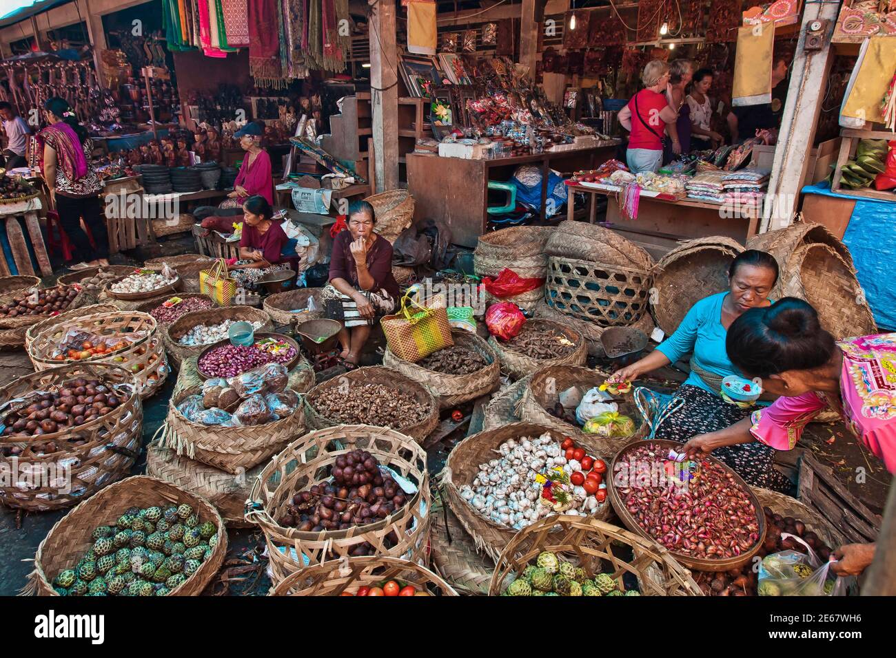 The iconic Ubud market in Bali Stock Photo - Alamy
