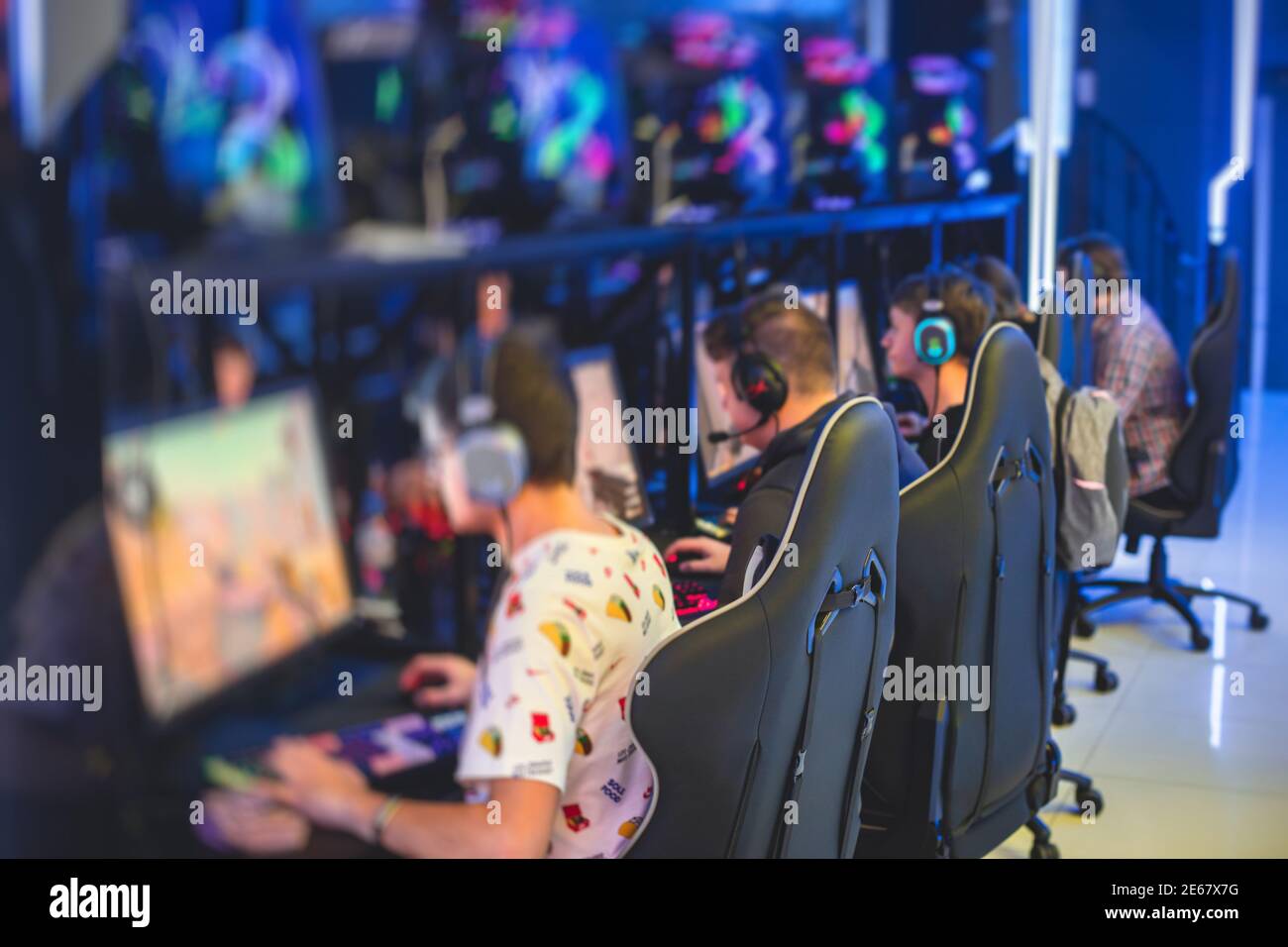 Cyber sport e-sports tournament, team of professional gamers, close-up ...