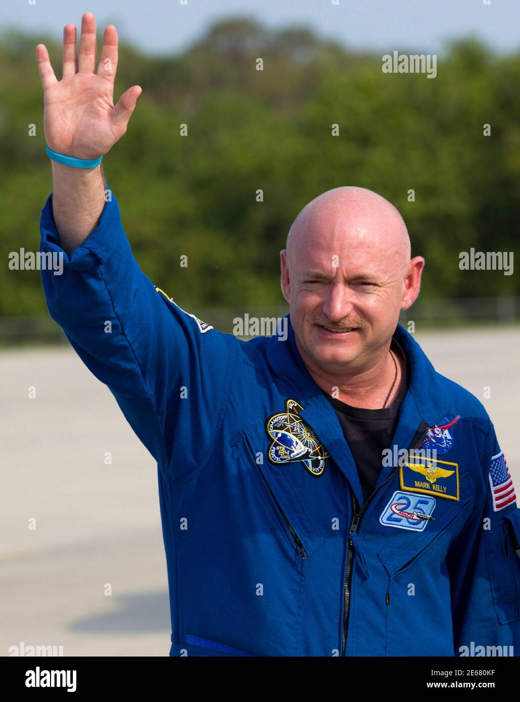 Commander mark kelly hi-res stock photography and images - Alamy