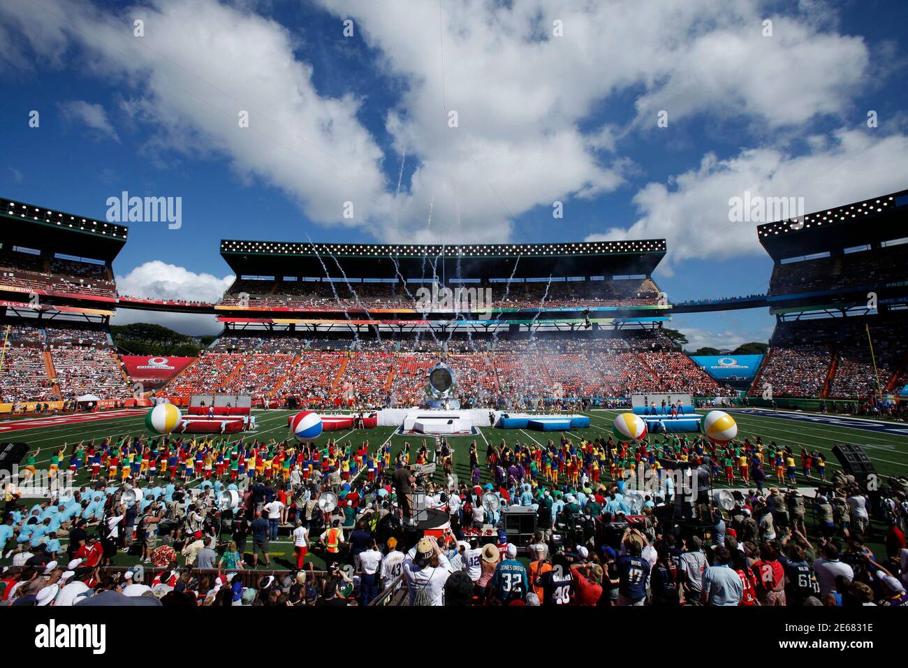 2012 stadium fireworks hi-res stock photography and images - Alamy