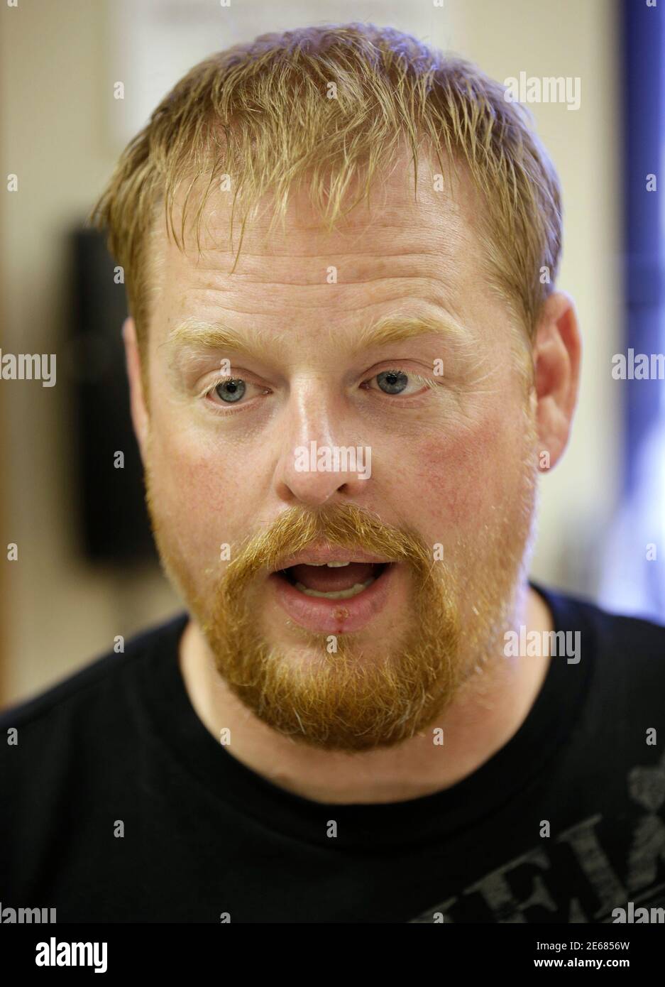 Semiautomatic store hi-res stock photography and images - Alamy