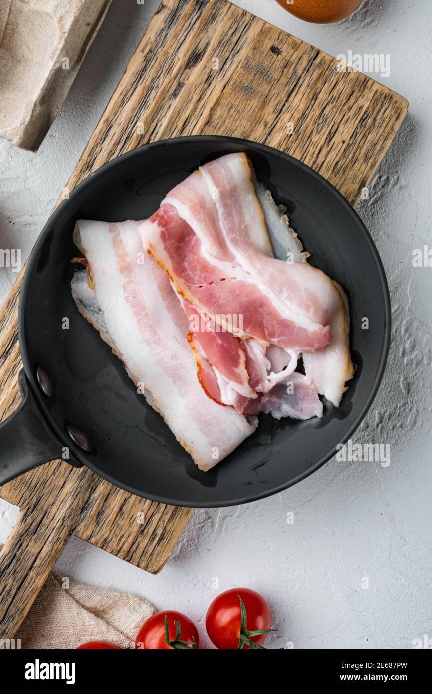 Bacon strips cooking flat lay hi-res stock photography and images - Alamy