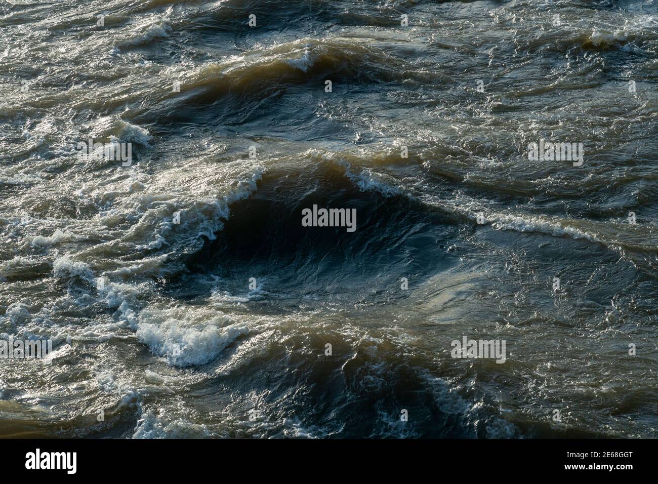Standing waves on the Willamette River in flood, Oregon Stock Photo - Alamy