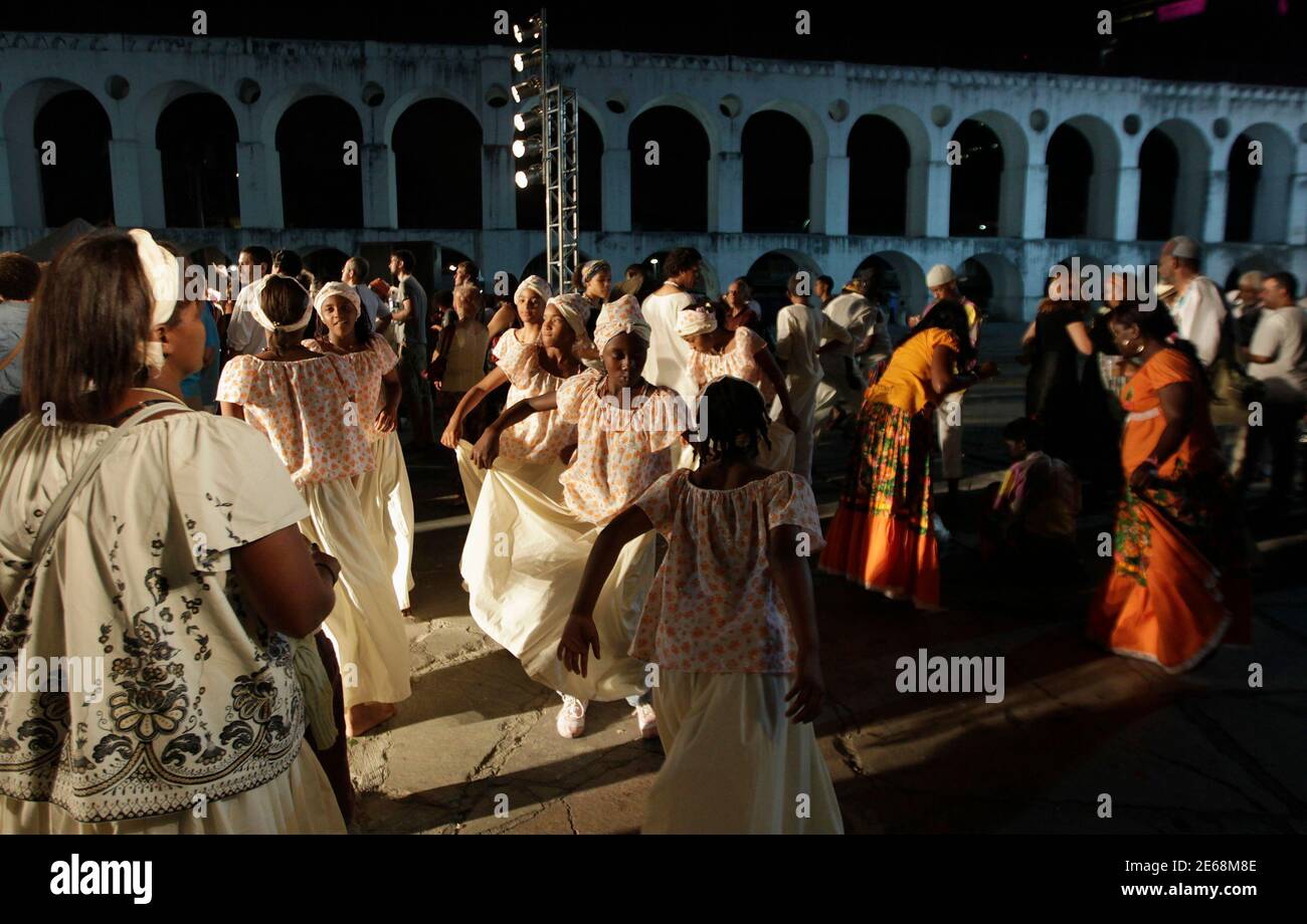 People dance jongo afro brazilian dance hi-res stock photography and ...