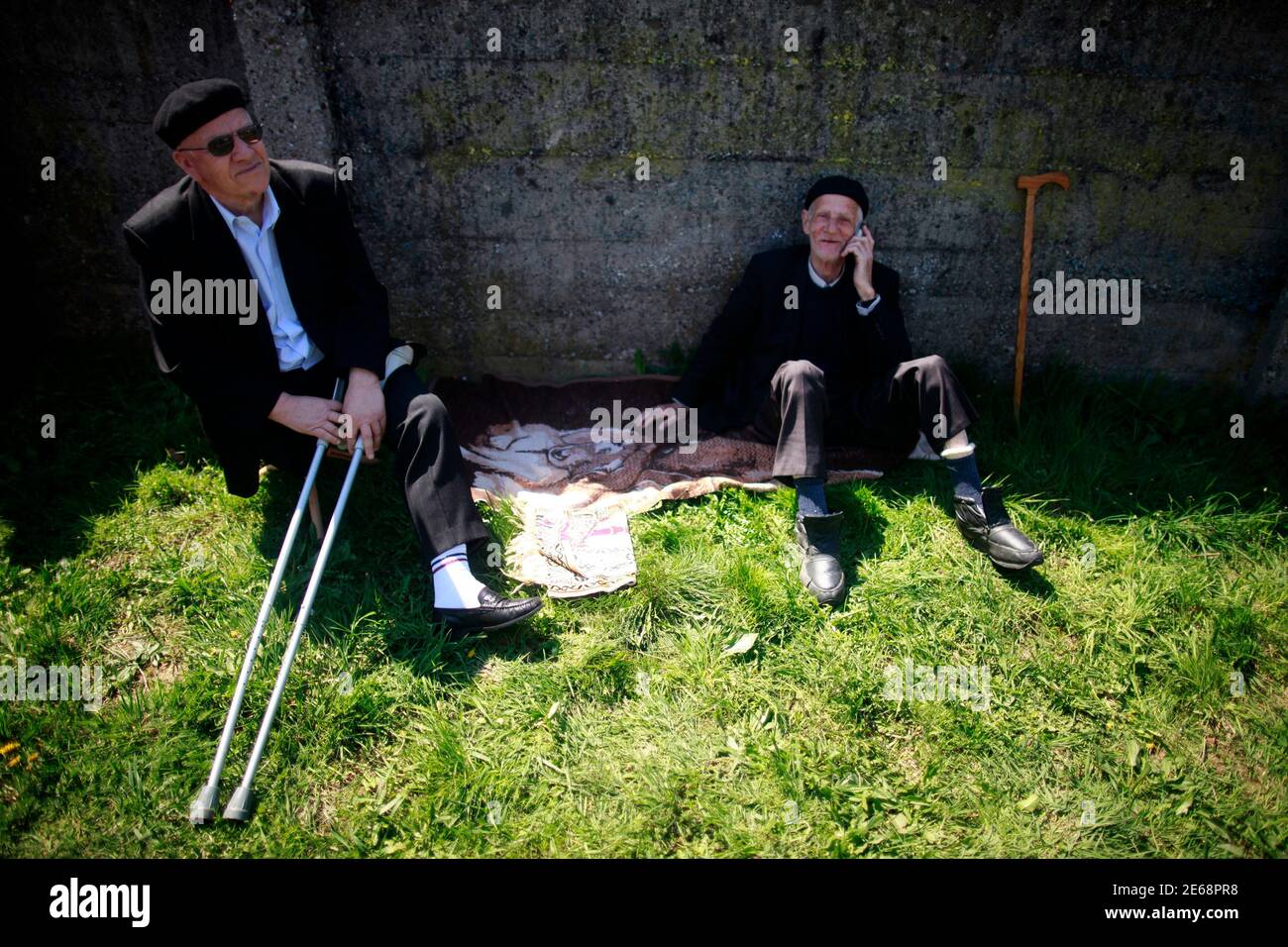 War invalids hi-res stock photography and images - Alamy