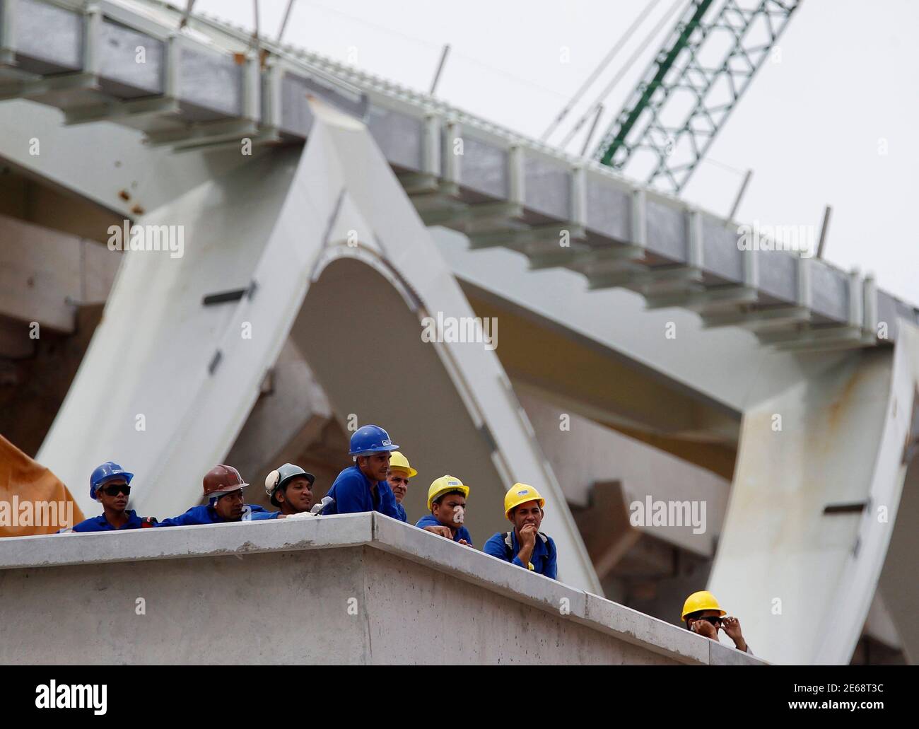Stop ledge hi-res stock photography and images - Alamy