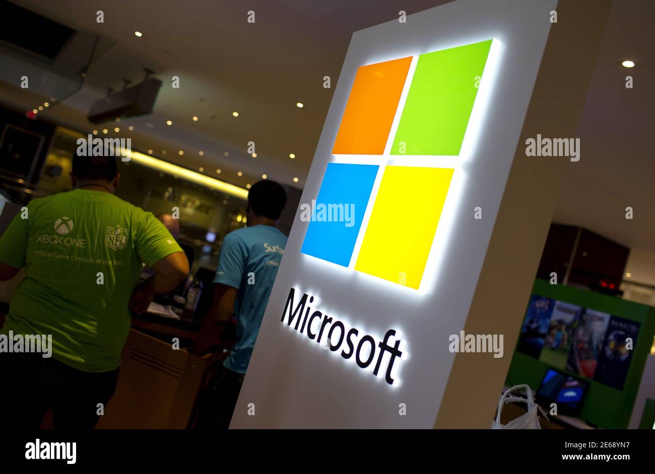 Microsoft windows 10 launch hi-res stock photography and images - Alamy