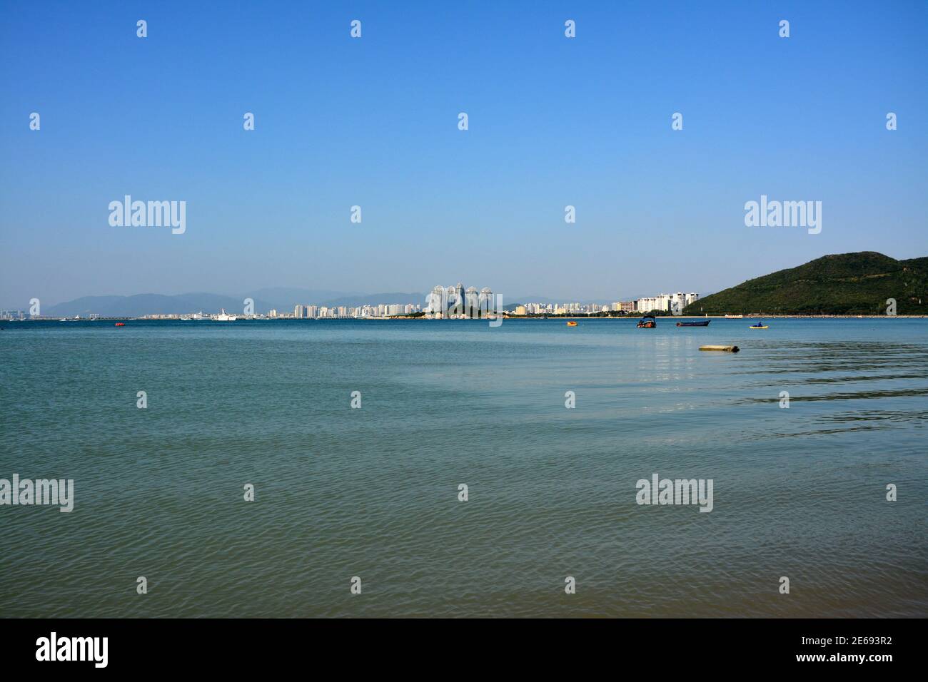 Buildings far away hi-res stock photography and images - Alamy