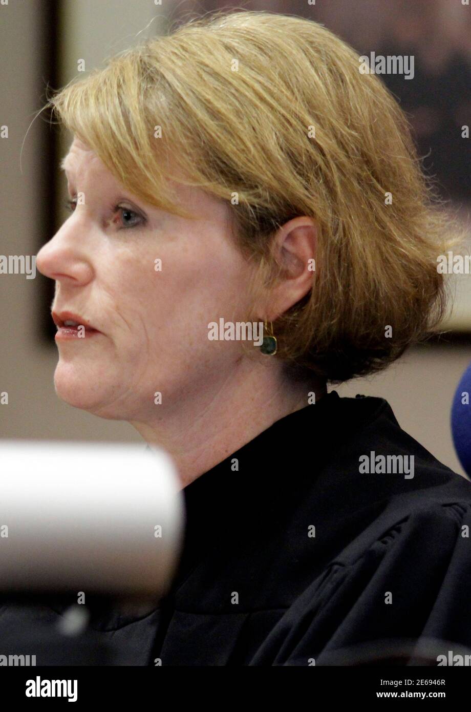 Rebecca donner hi-res stock photography and images - Alamy