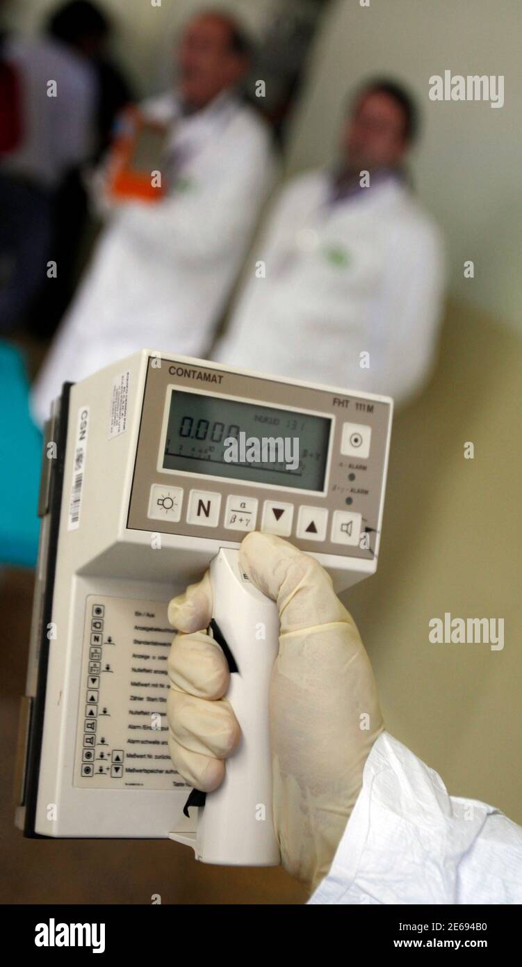 Geiger counter plane hi-res stock photography and images - Alamy