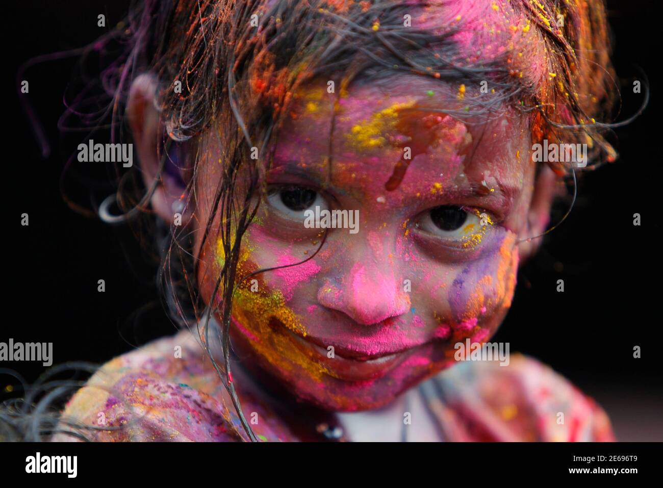 Radha krishna holi hi-res stock photography and images - Alamy