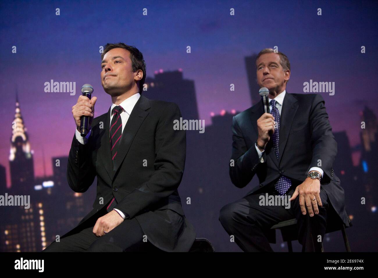 News anchor brian williams hi-res stock photography and images - Alamy