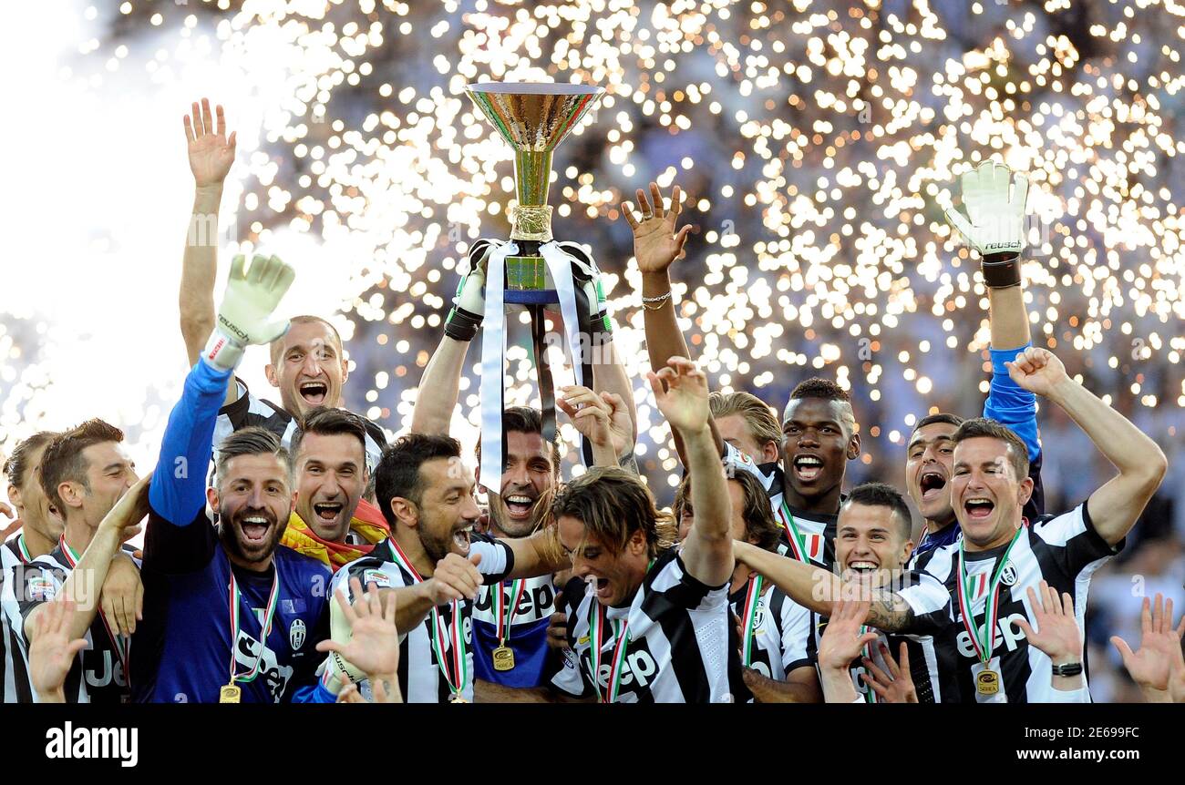 Gianluigi buffon trophy hi-res stock photography and images - Alamy