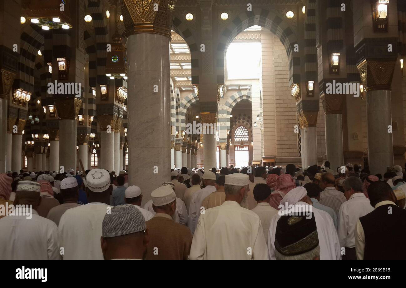 Al masjid al nabawi medina saudi arabia hi-res stock photography and ...