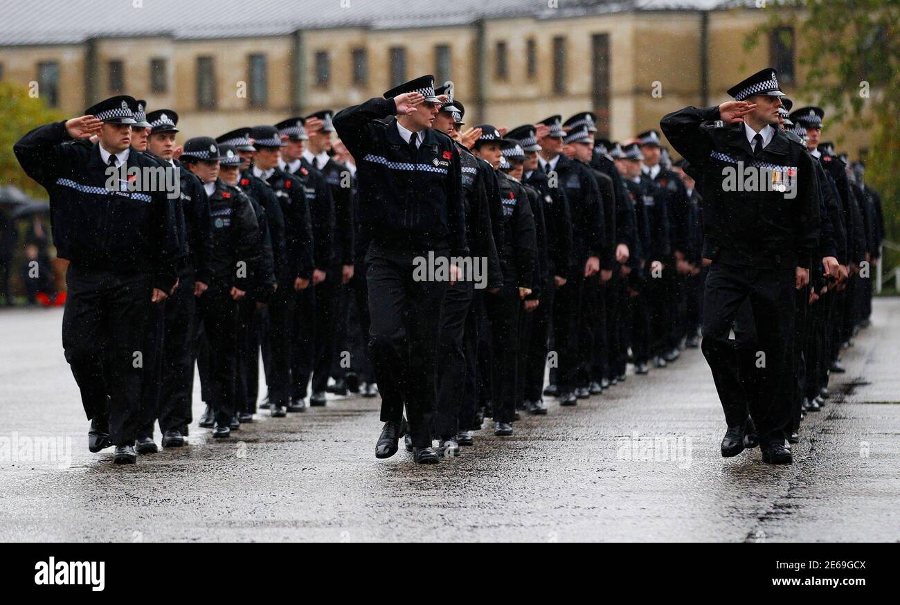 Graduation parade scotland hi-res stock photography and images - Alamy