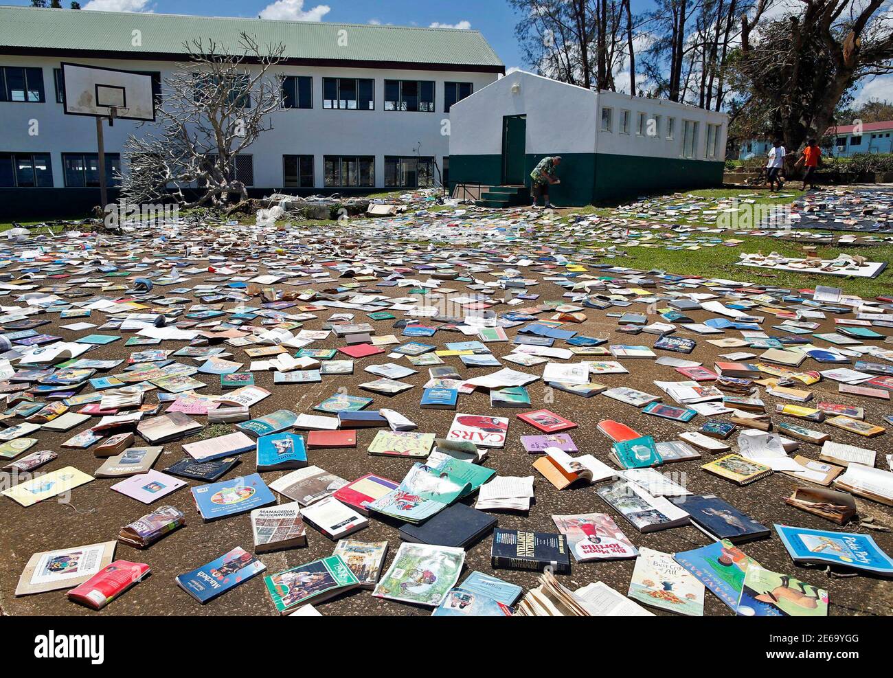 Sun hit building hi-res stock photography and images - Alamy