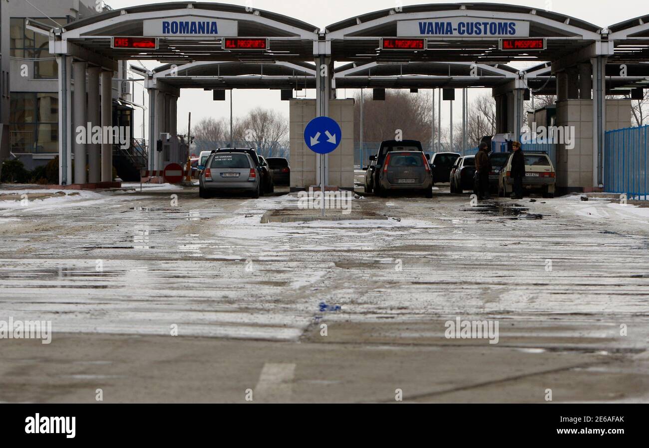 Romania bulgaria border crossing by car hi-res stock photography and ...