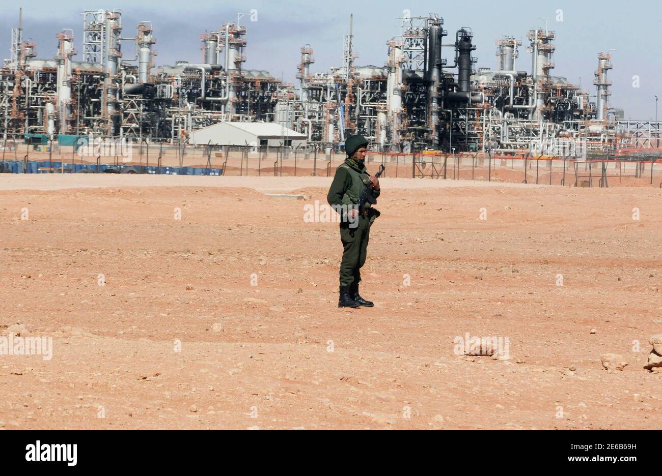 Amenas gas plant hi-res stock photography and images - Alamy